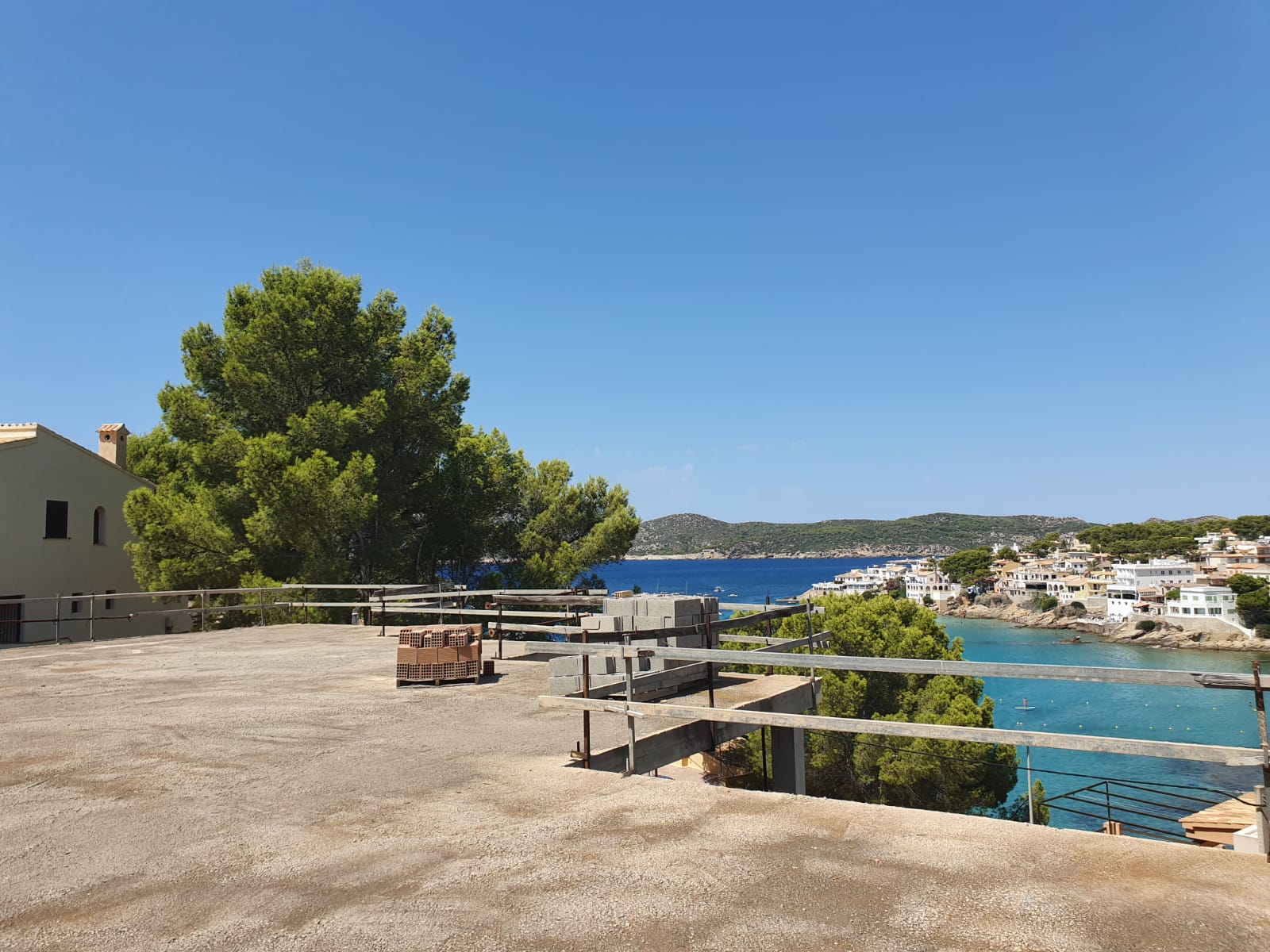 Building site of beach apartments • Bondian Living